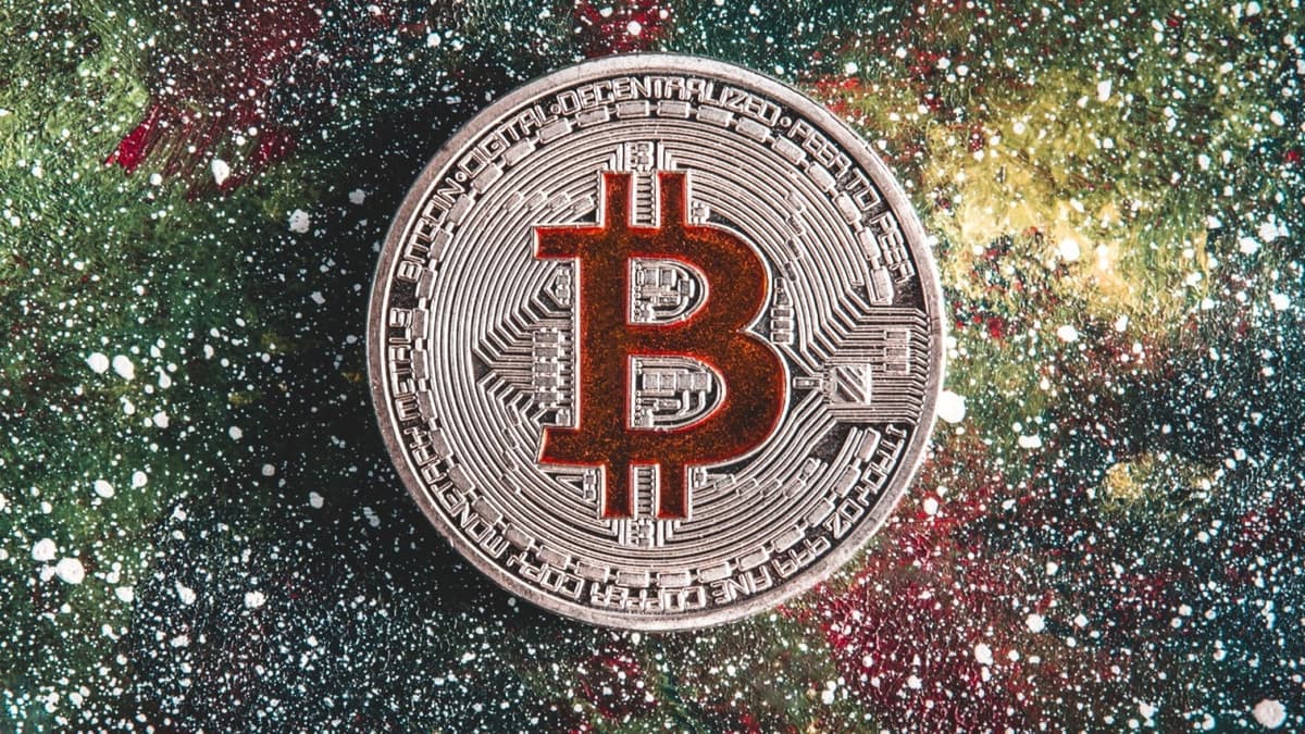 Michael Saylor's Bitcoin Poll Exposes 2025 Buying Frenzy